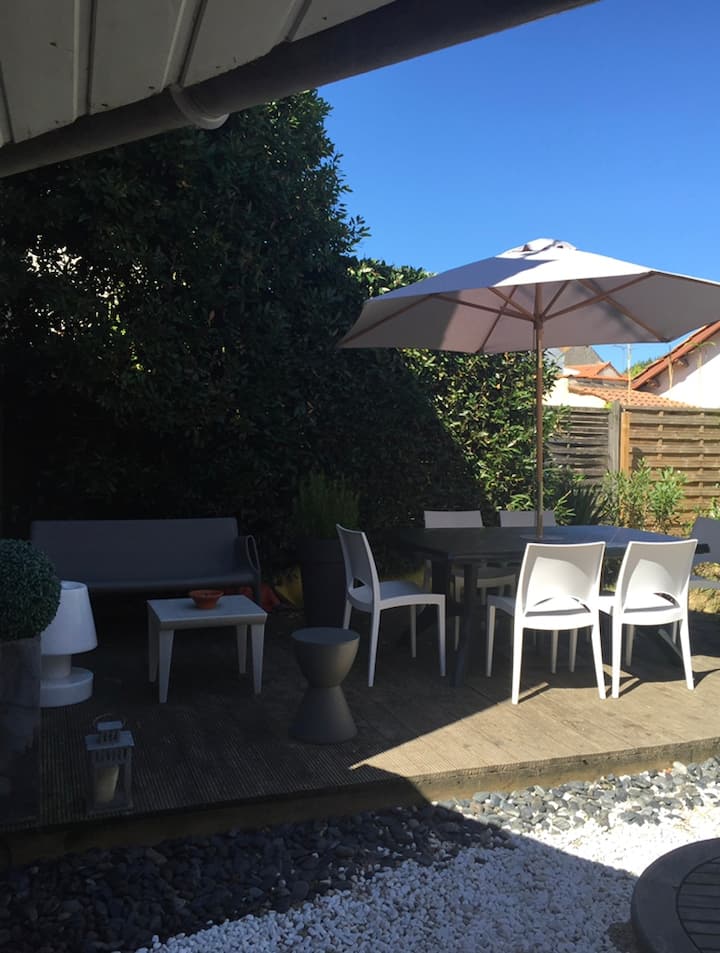 Villa Proche Plage Avec Jardin Et Terrasse - Châtelaillon-Plage