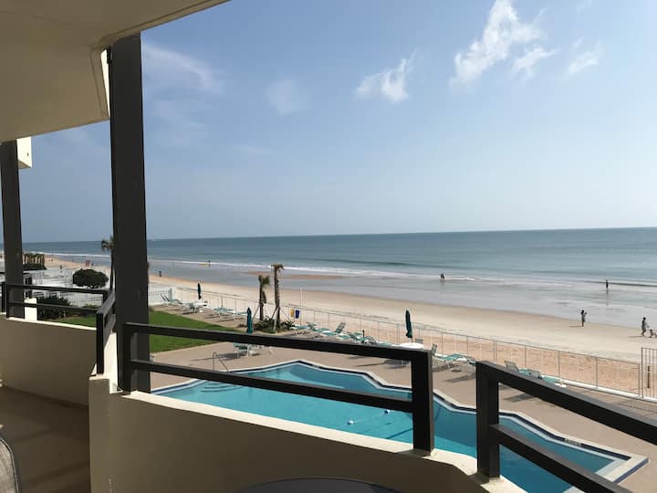 Cozy Beach Front Condo - Daytona Beach, FL