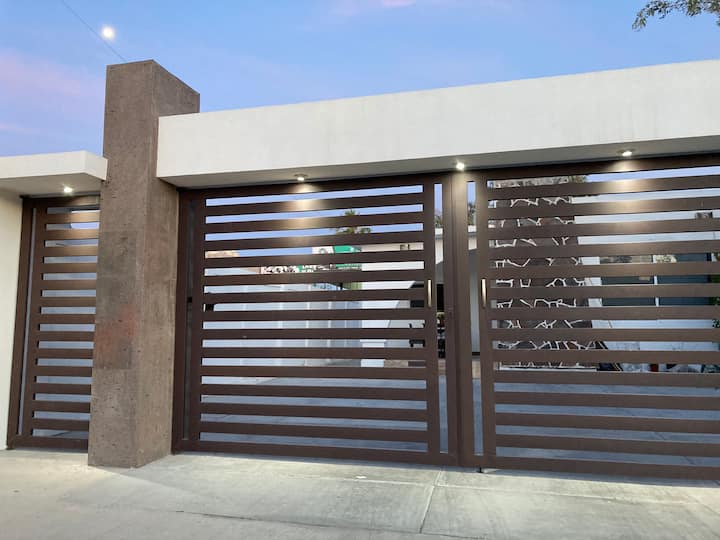 Big House In Downtown, Near The Malecon - メキシコ ラパス