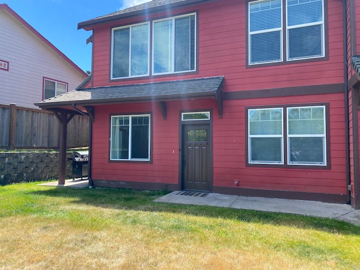 Hurricane House - Port Angeles, WA