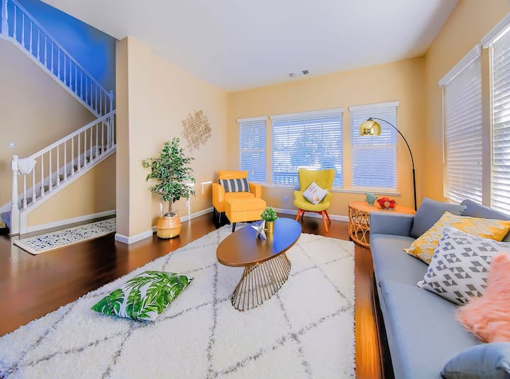 Chenin Blanc/near 3 Hospitals Perfect For Nurses - Modesto, CA