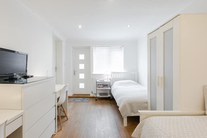 Private Twin Studio With Own Bathroom/kitchenette - Fulham