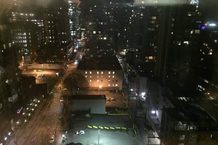 Heart Of Downtown Vancouver With Parking - Vancouver