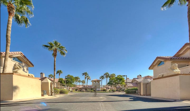 Relaxing Resort Style Condo - Avondale, AZ