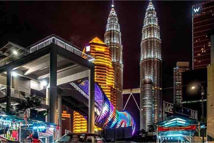 Lovely Studio/klcc View/ Next To Lrt
Infinity Pool - Bukit Bintang