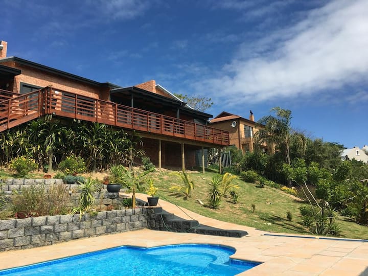 Two Bedroom House With A Pool. - Knysna
