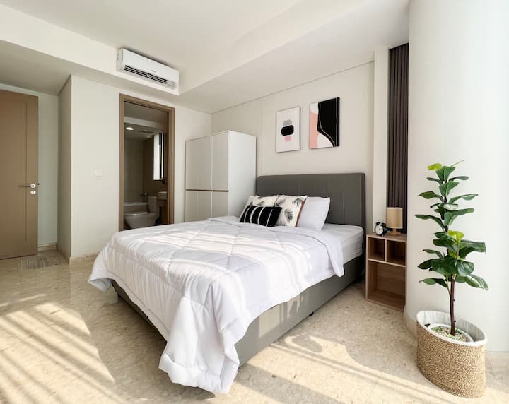 Stylish Seaview 3 Br Condo At Oakwood Pik - Jakarta