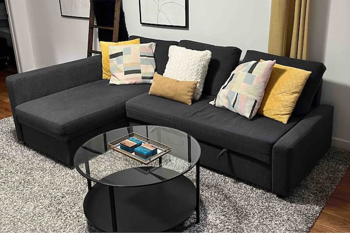 Executive Belmont Suite | 2 Beds | 1 Bathroom - Edmonton