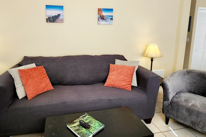 Cozy Home, Minutes From Airport & Near Everything - Orlando