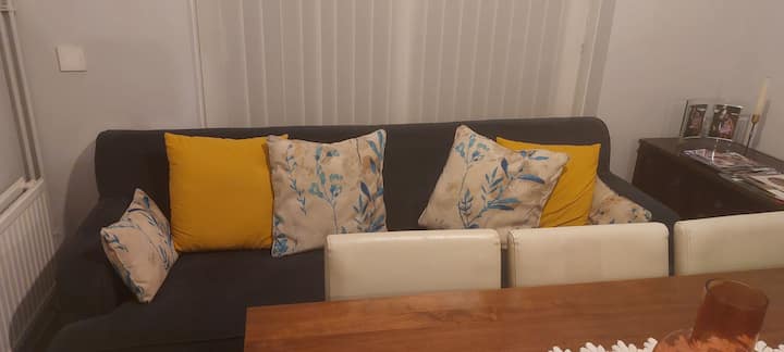 Cosy Home Near Gatwick Airport - Horsham