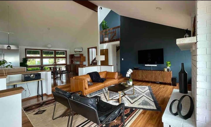 5 King Bed, Cliff-house, W/ 2 Hot Tubs & Sauna! - Bainbridge Island, WA