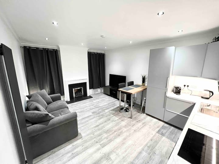 London Flat - Close To Tube Station And Sleeps 4 - Barnet