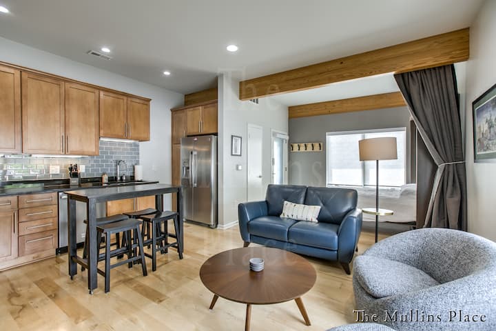 Heart Of The River Market Steps From The Streetcar - Kansas City, MO