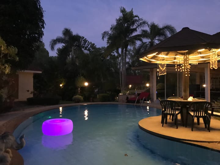 Paradise Gardens, Pattaya-it's All Here For You! - Pattaya City