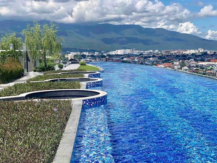 15astra Sky  River Top View两房一厅，阳台可看素贴山和城市风景，无边泳池 - Chiang Mai
