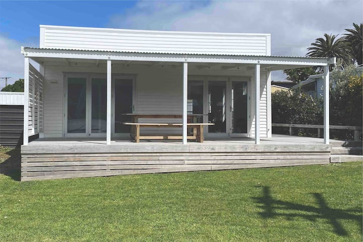 3brm House Waihi Beach North End. Sleeps 9 - Waihi