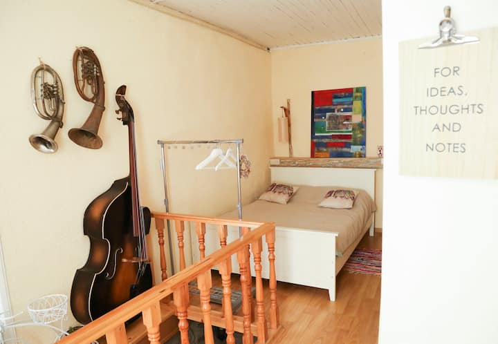 In The Old City- Balcony 4u - Tbilisi