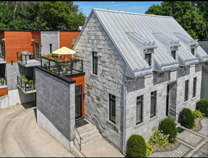 Cozy 2 Bedroom Condo, Historical Location - Terrebonne