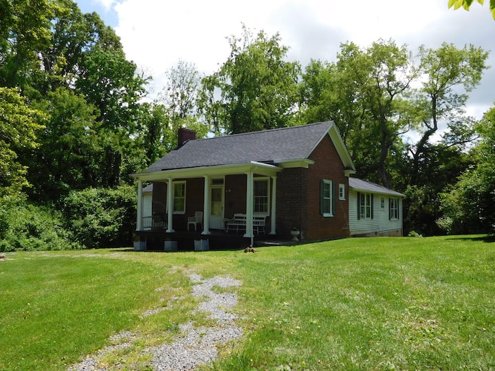 The Guest House At Historic Mont Calm - Abingdon, VA