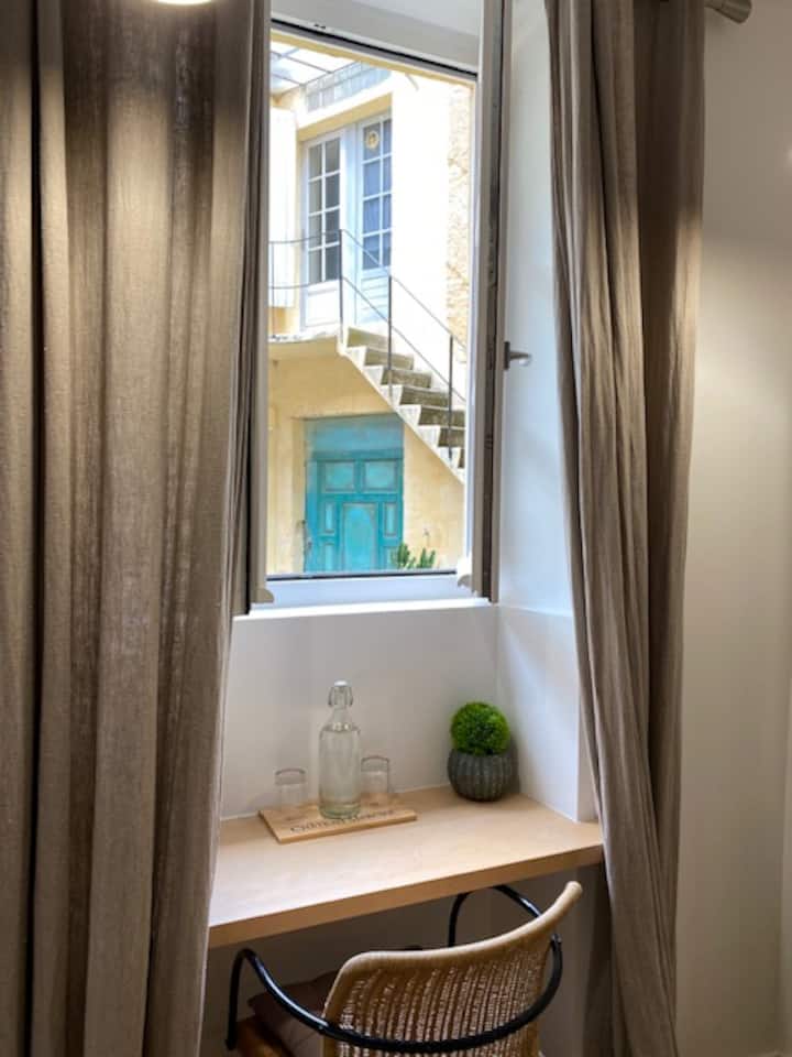 Ground Flr Dble Bed En Suite In The Heart Of Blaye - Blaye