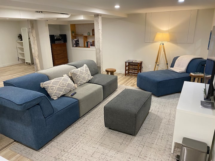 Steps From Ocean & Near Downtown, Basement Suite. - 