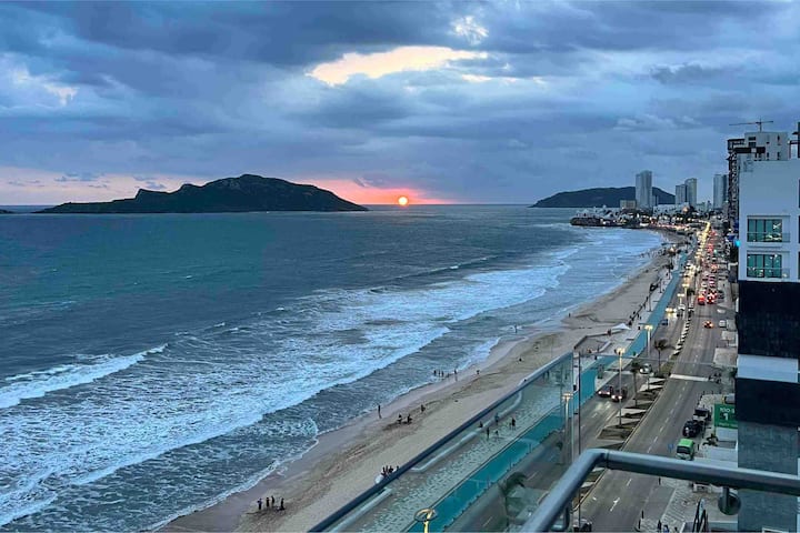 Frente Al Mar + Alberca Climatizada + 2 Recámaras - Mazatlán