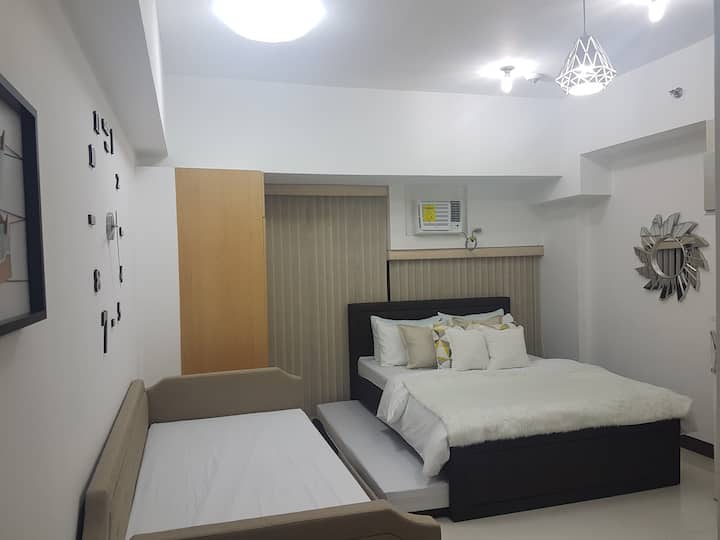 Mckinley Hill Studio Unit Near Airport+wifi+netflx - Taguig