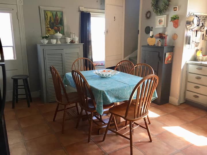 Room 3 With Private Bath In Civil War Era House - Chestertown, MD