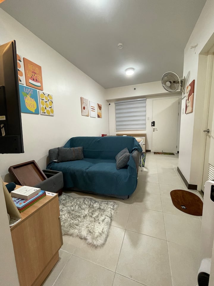 Tobi’s Crib 2 Bedroom Homey Condo - Valenzuela