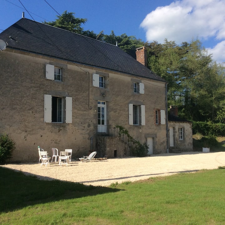 Moulin à Eau- Grand Gîte Près Puy Du Fou - Bressuire