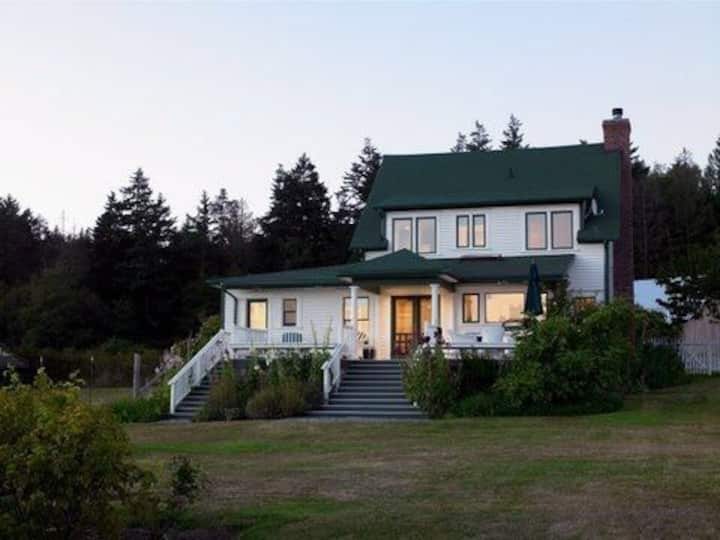 Historic Farm House On Westcott Bay - Orcas Island, WA