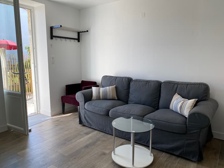 Ganivelles:logement Au Cœur Du Village Avec Jardin - Saint-Trojan-les-Bains