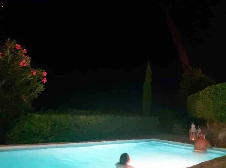 Lujosa Villa Con Su Jardín Y Piscina Privada - Chiva
