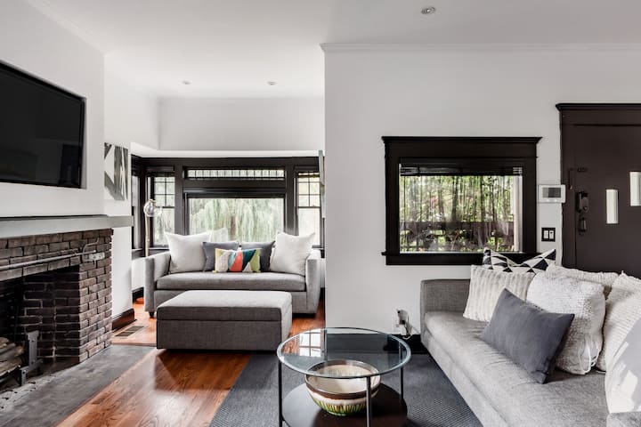 Classic Craftsman In Echo Park Close To Downtown - Los Angeles, CA