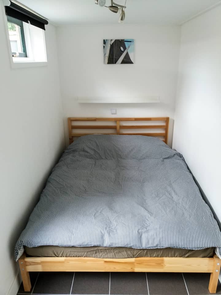 Alkmaar - Room Near The 'T Roode Hert Windmill - Egmond aan Zee