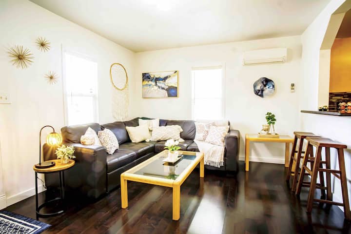 Cozy Bungalow In The Heart Of Central Tacoma - Ruston, WA