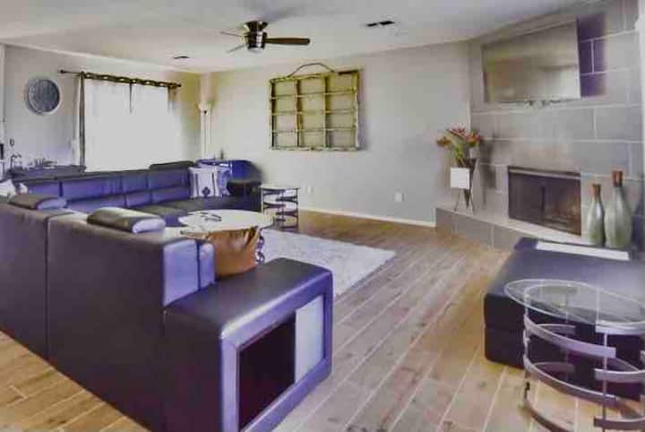 Stunning, Modern Downtown Cottage On Main Street - Cottonwood, AZ