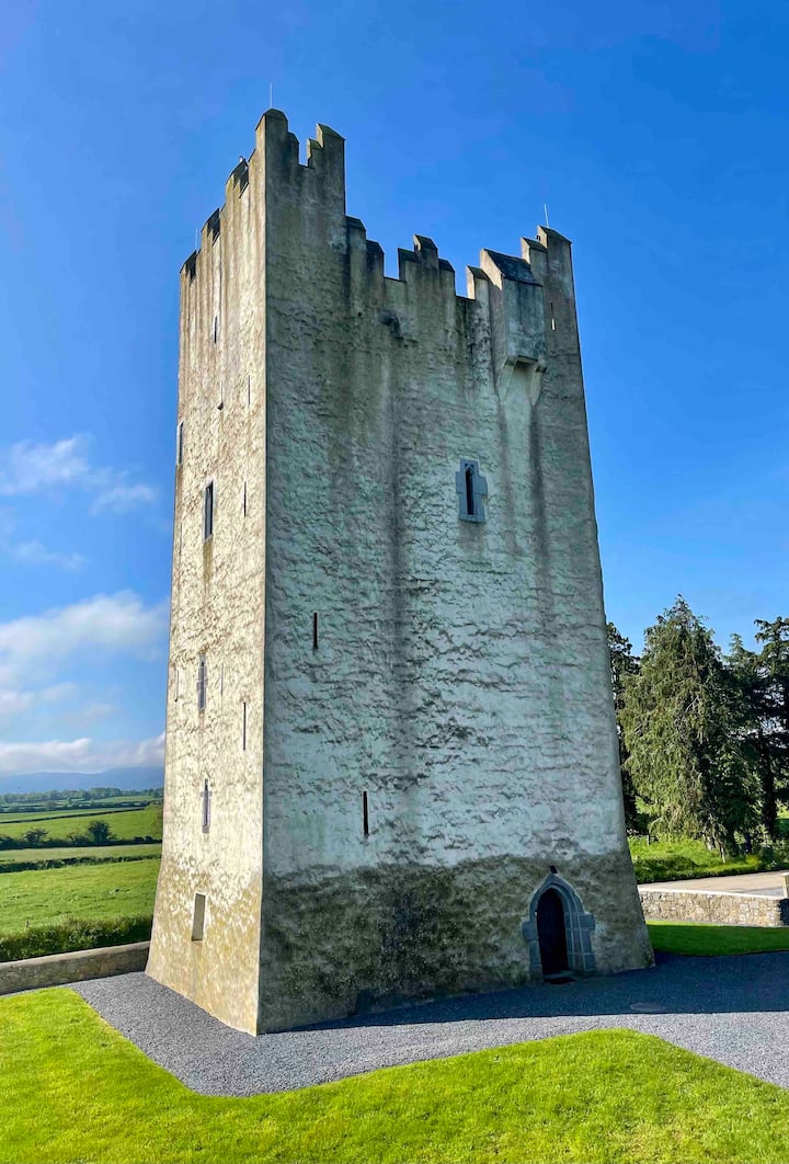 Charming 15th Century Castle - Tipperary
