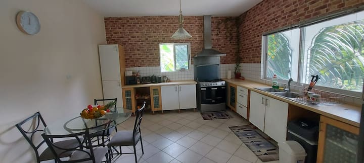 Large Bedroom Close To Bar & Restaurant Negril - Negril