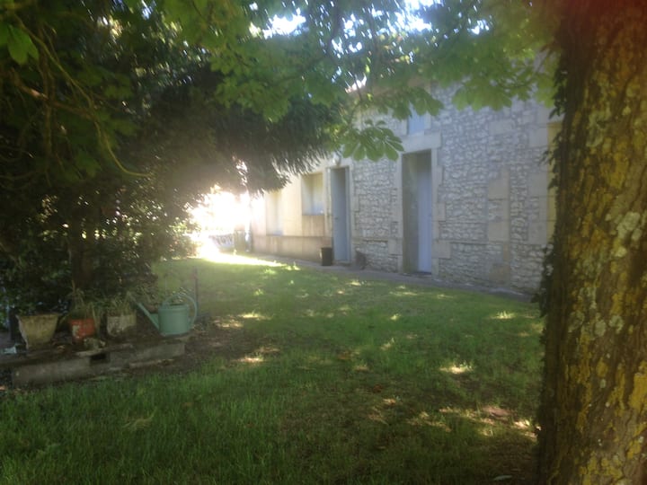 Maison Charentaise Au Calme Avec Grand Jardin - Meschers-sur-Gironde