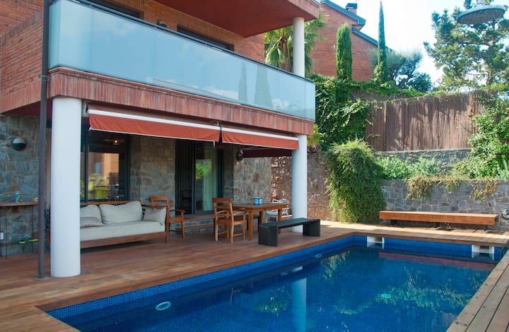 Modern Villa With Private Pool In Barcelona - Barcelona