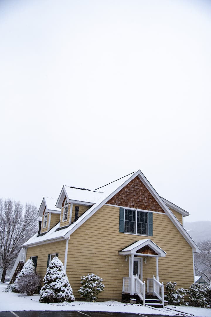 Eagle Cabin At The Azalea Inn - Beech Mountain, NC
