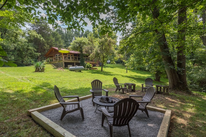 Asheville Cabin-esque Getaway | 3 Bdrms - Asheville, NC