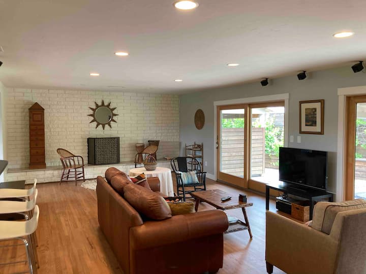 Wooden Craftsman Home W/ Private Backyard & Garden - San Diego, CA