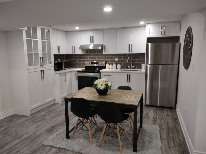 Luxurious 2 Bedroom; Private Entrance - Ajax
