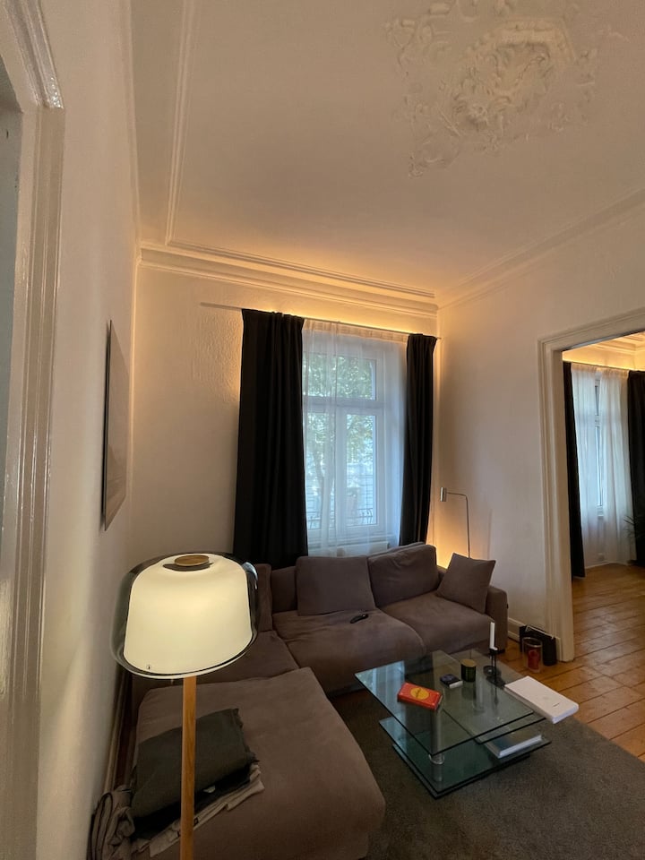 Beautiful 19th Century 90sqm Flat W/ Huge King Bed - Bonn