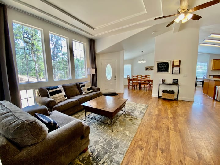Spacious Pine Mountain Home, 21 Miles To Yosemite. - Groveland, CA