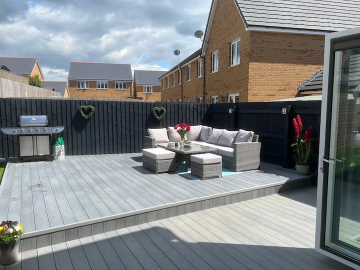 Extremely Well Presented Sleeps 8, Near Town & Sea - Bude