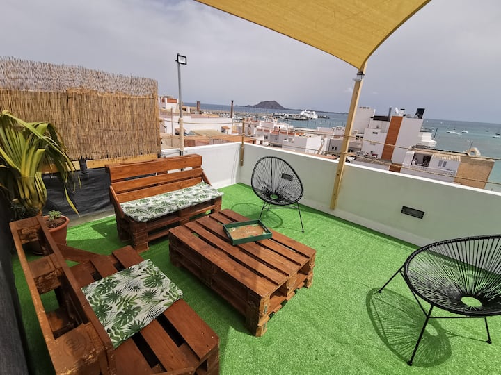 Centro De Corralejo Con Vistas A Isla  De Lobos - Corralejo
