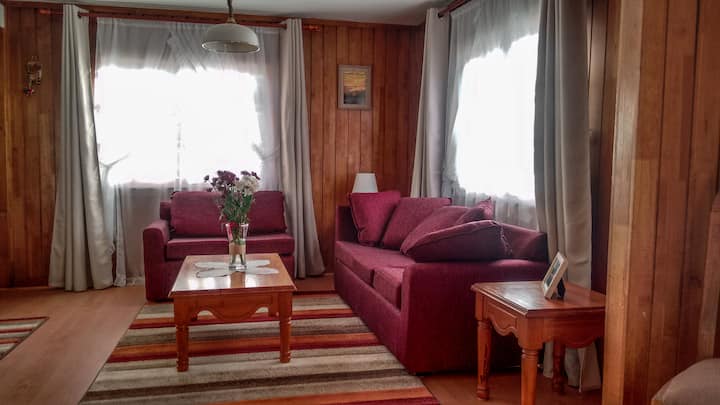 Habitación Privada En Casa Colonial Remodelada - Coyhaique